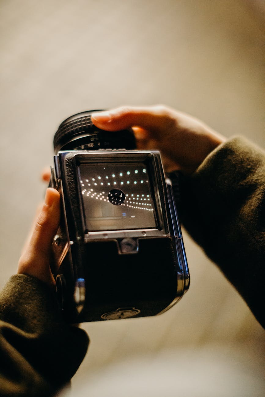 Best Budget B&W Film Cameras 2025: Buyer’s Picks – Dutch|Thrift
