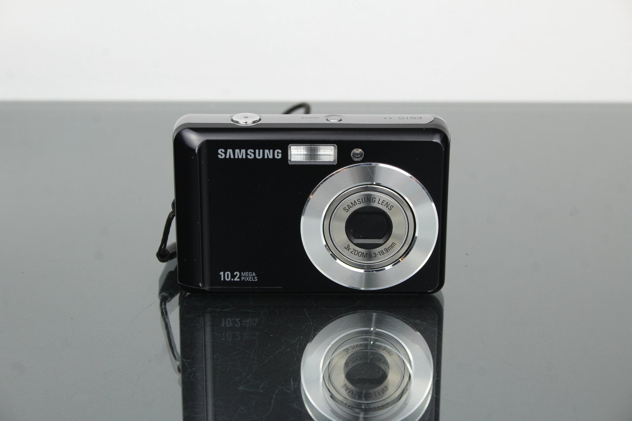 Samsung ES15 Review: Retro Digital in 2025 – Dutch|Thrift